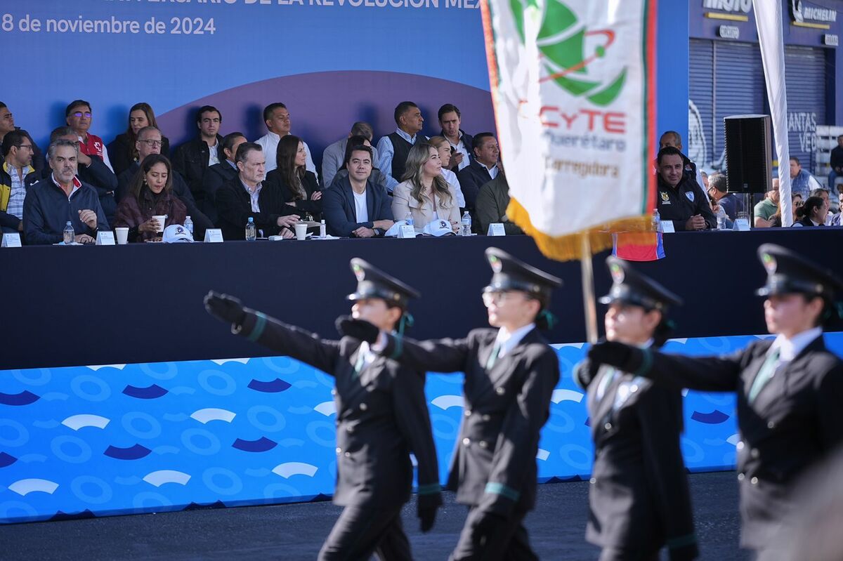 Presidente Felifer Macías participa en el desfile del CXIV Aniversario de la Revolución Mexicana ...